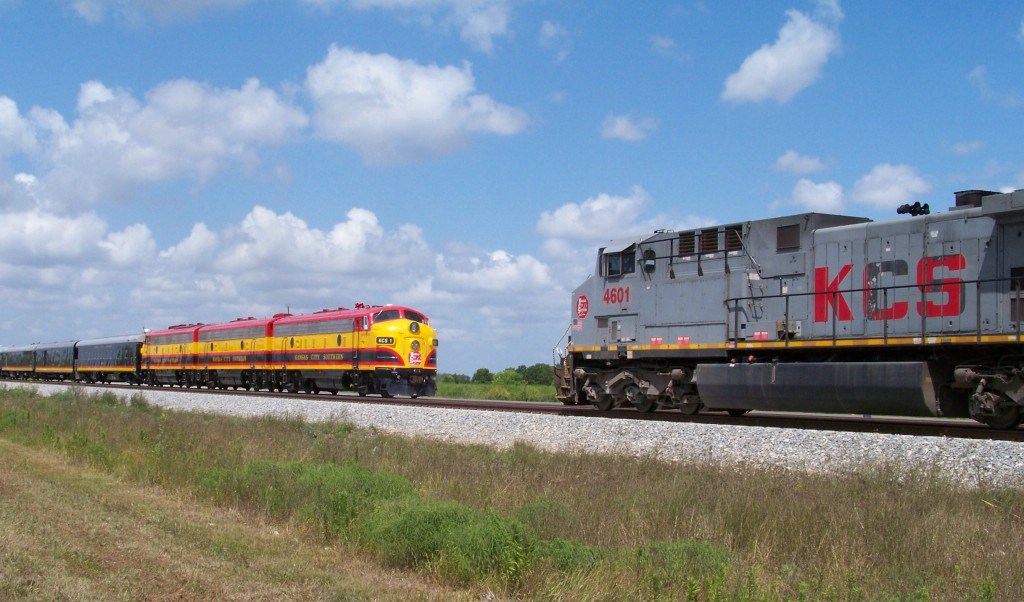 KCS 1 North meets KCS 4601 South